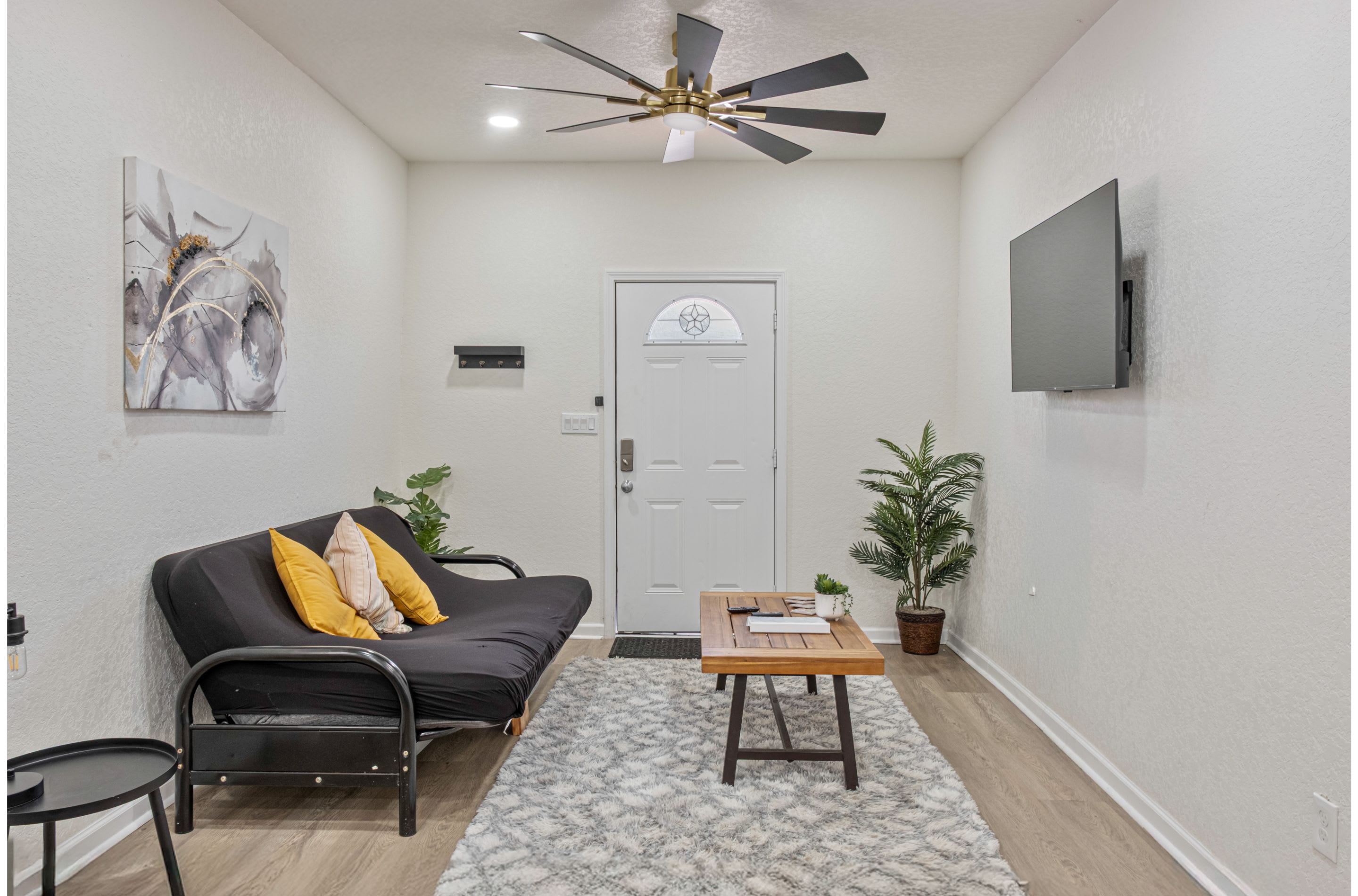 Glorius Amazing 2br/1ba Stay Near Lively Downtown! - San Antonio, TX