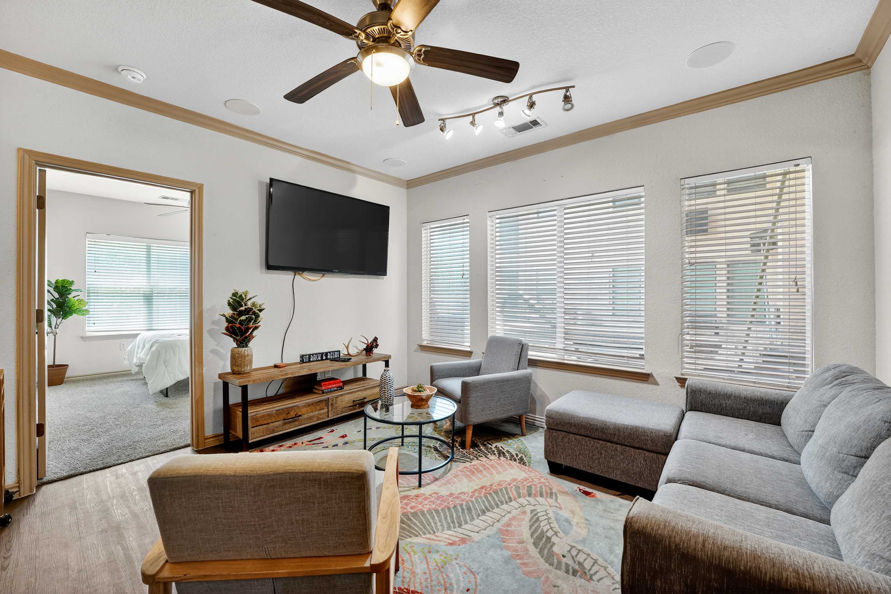 Resort-style Amenities And Modern Comforts - Stylish Urban Retreat - Austin, TX