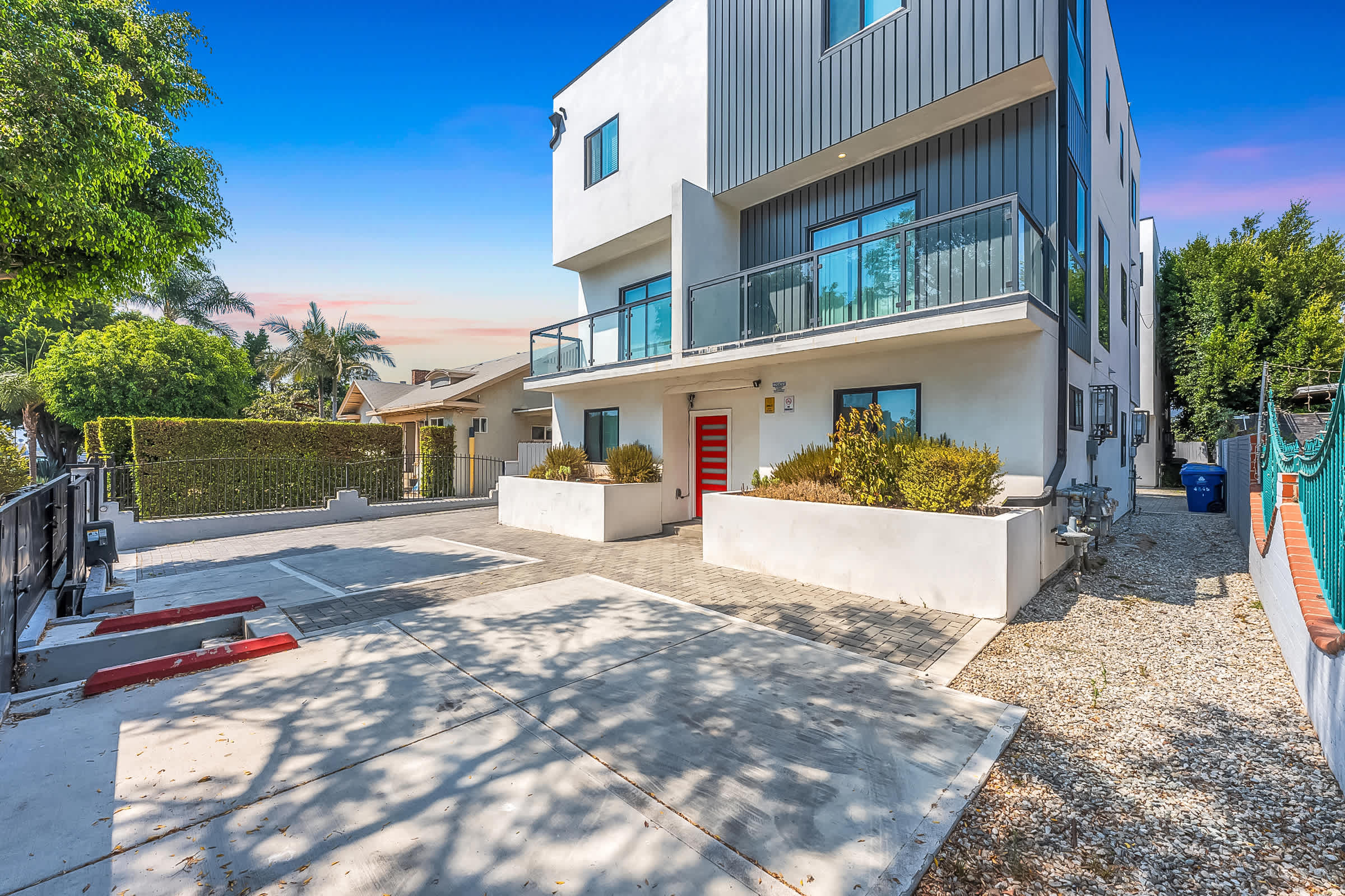 Luxury Townhome W/ Gated Parking & Private Balcony - Los Angeles, CA