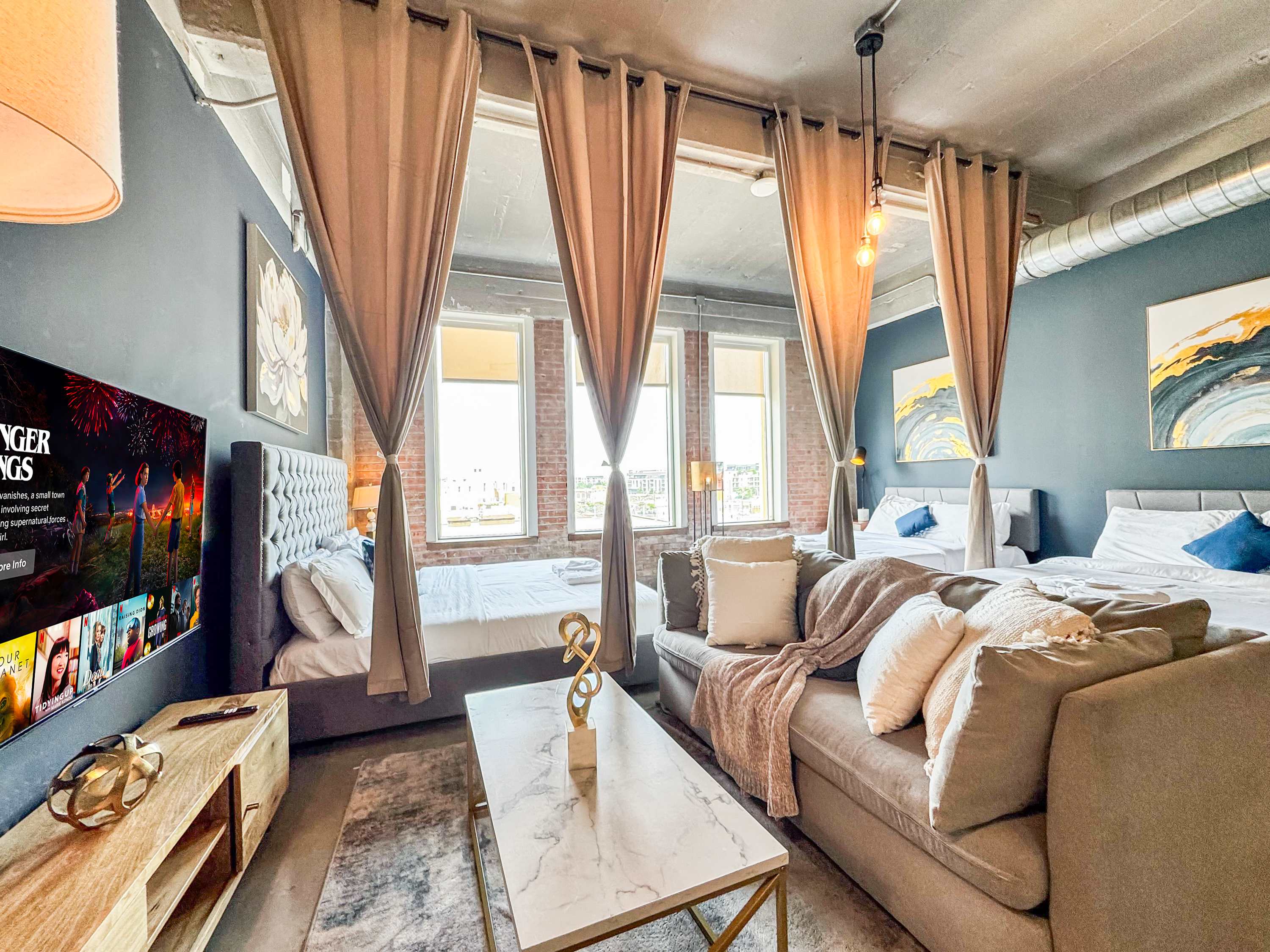 Luxury 2bd | Dt Dallas | Sleeps 14 | Valetparking - Dallas, TX