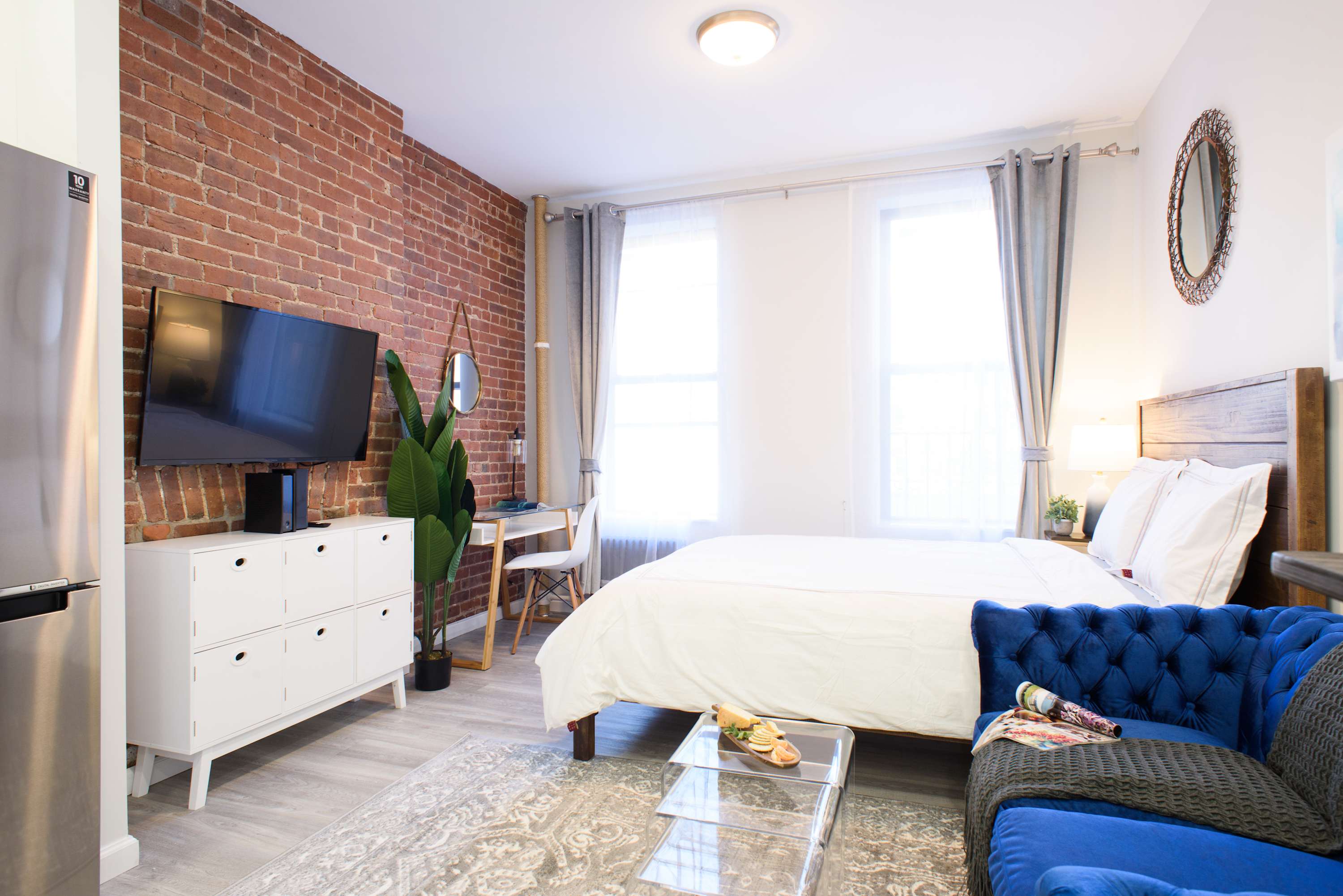 240-5 New Prime Location Studio W&d In Unit - Queens, NY