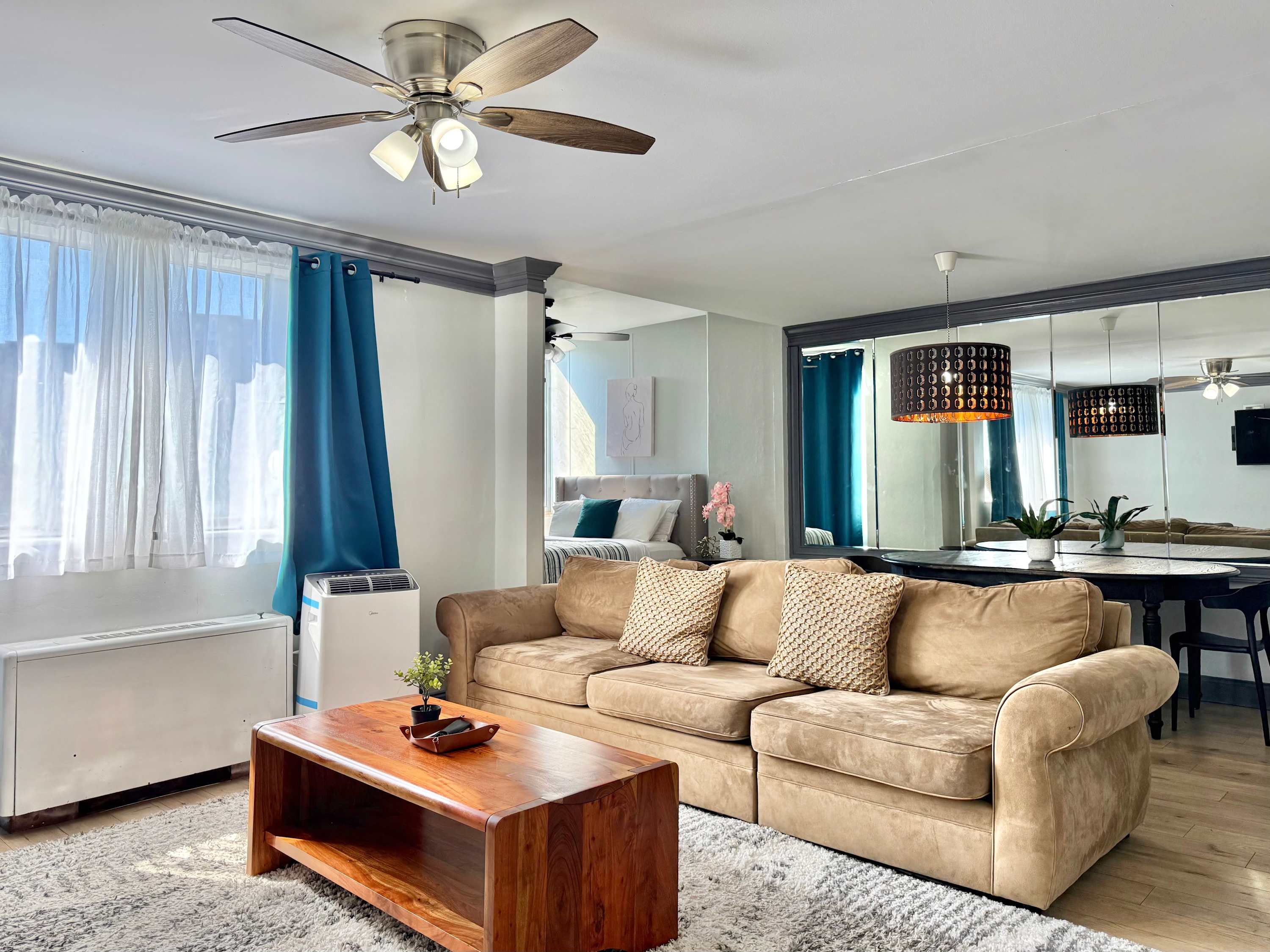Historic Charm And City Views - Elegant Urban Haven - Atlanta, GA