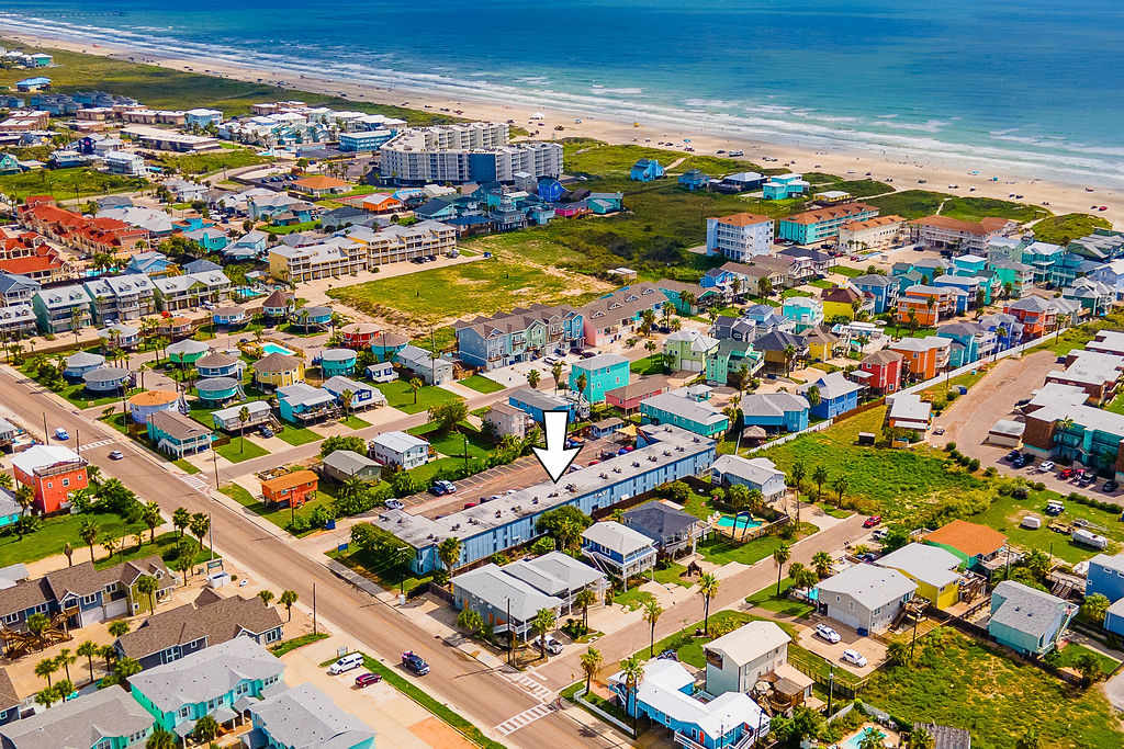 Cozy Coastal Retreat With Bbq Grill And Outdoor Shower - Inviting Escape - Port Aransas, TX