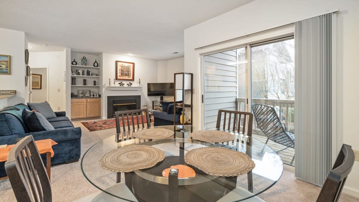 Cozy Apartment With Seasonal Pool - Inviting And Comfortable Escape - Charlotte, NC