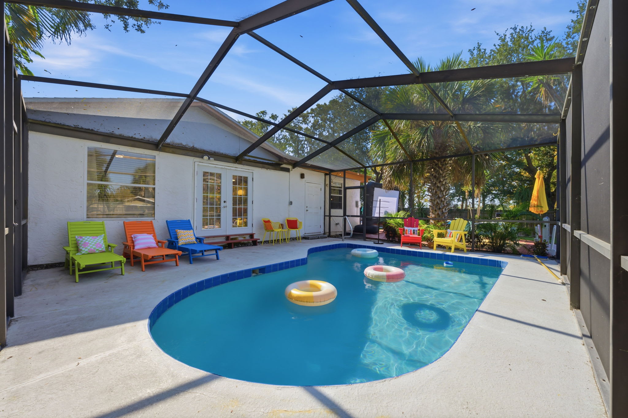 Outdoor Movie Theatre • Pool • Putt Putt • Hot Tub - Tampa Bay, FL