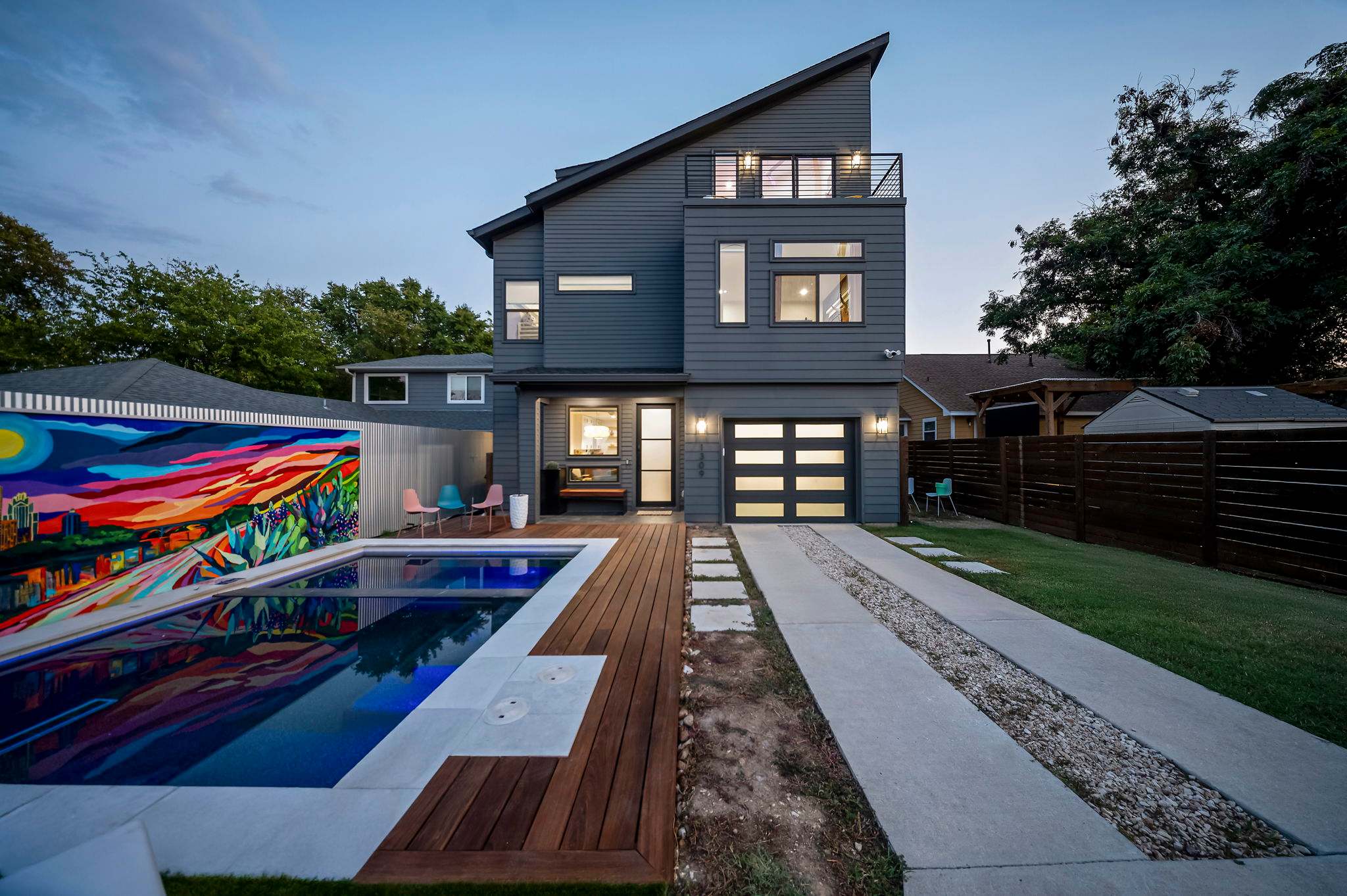 Bach & Bubbly House With Pool, Gym & Glam Room - Austin, TX