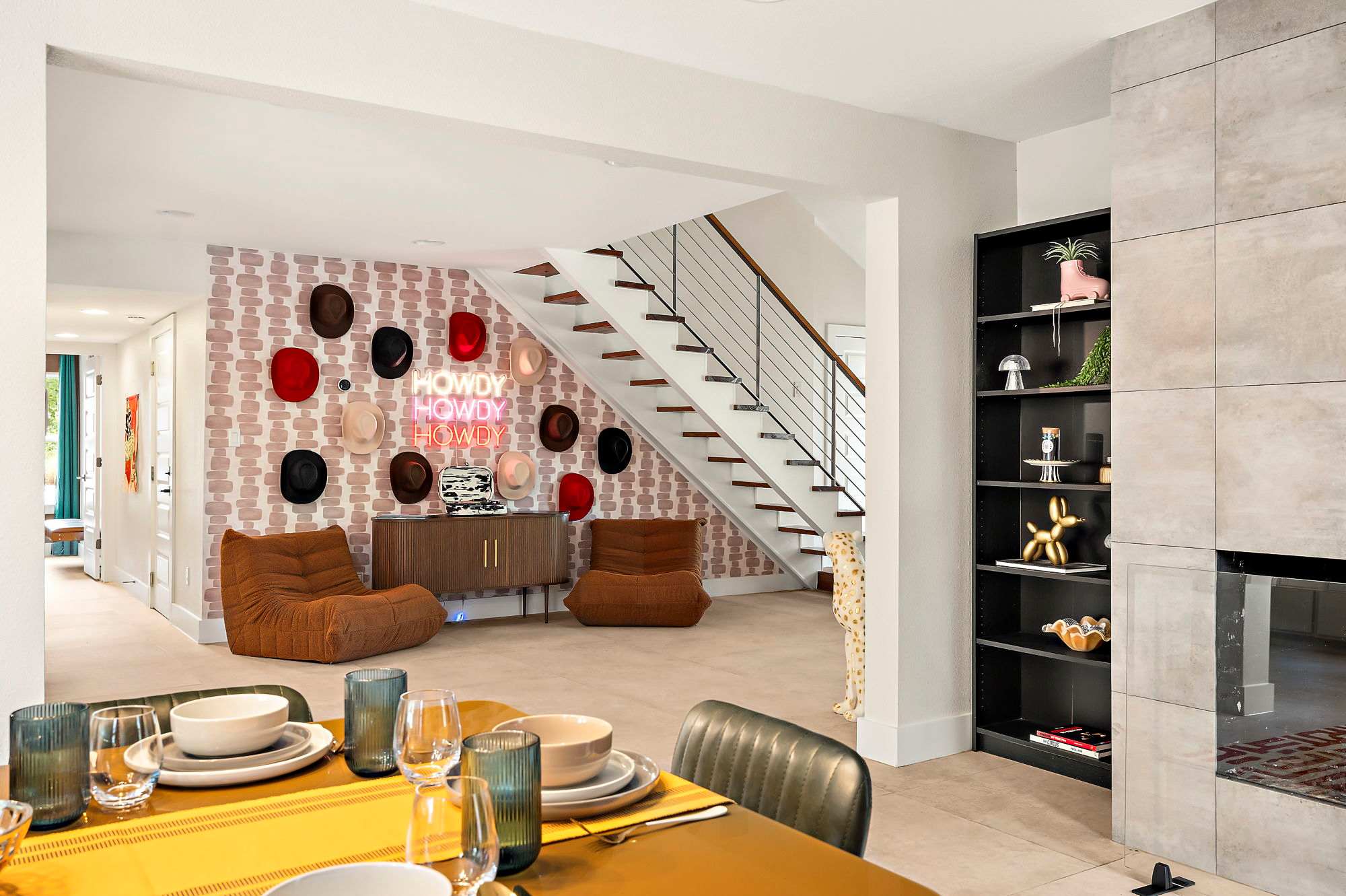 Desert Disco - 4br Mid-century Modern Design - Austin, TX