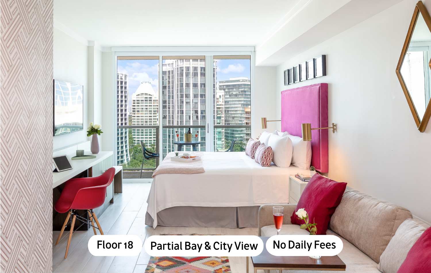 Panoramic Bay View Studio Suite & Balcony - The Bahamas