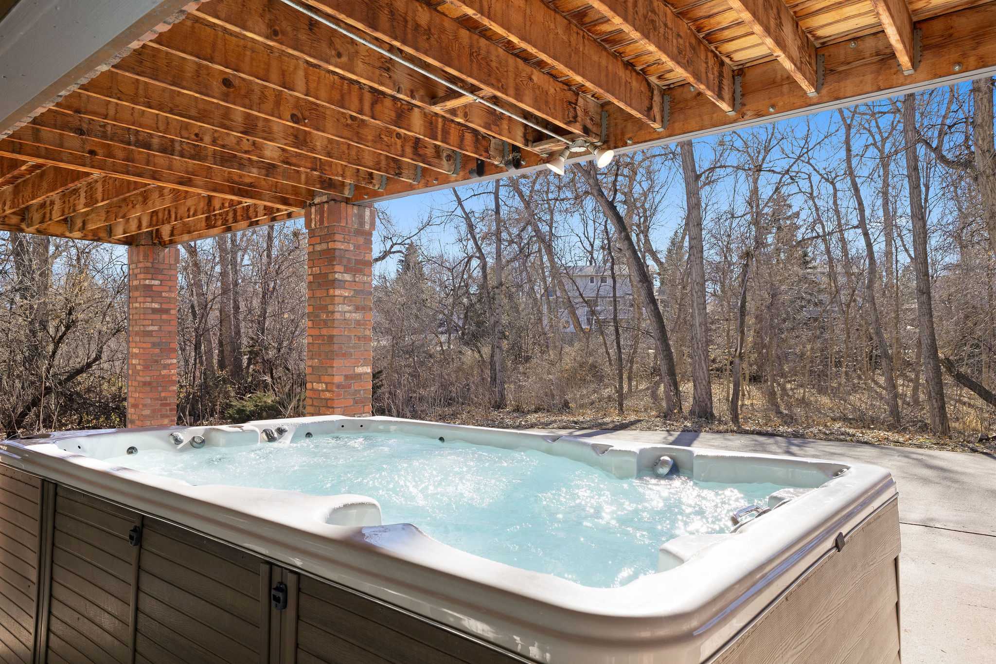 Ultimate Treehouse Mansion With Swim Spa, Sleeps 31 - Denver, CO