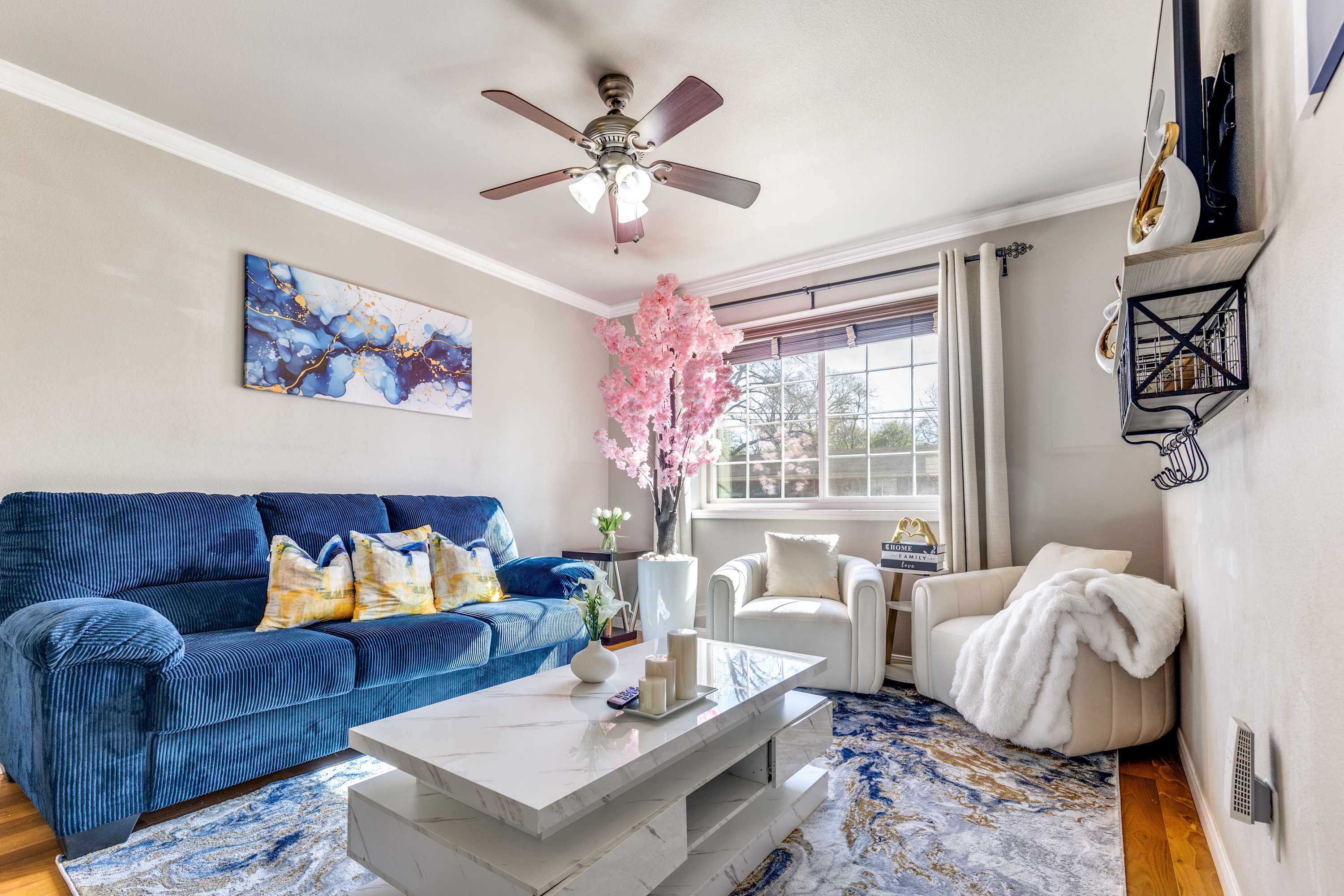 Luxury Amenities And Cozy Comfort - Exquisite Family Haven - Nacogdoches, TX