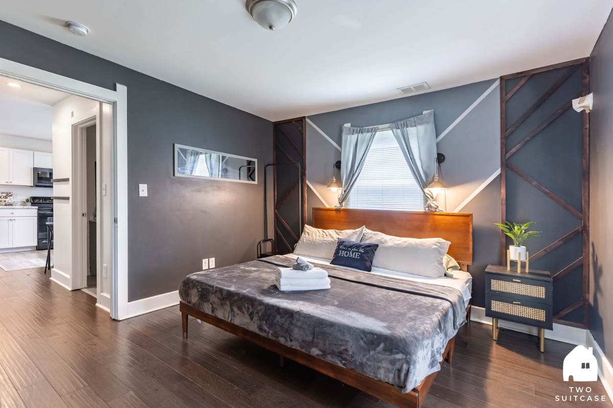 Modern Comfort And Fast Wifi - Stylish City-center Retreat - Indianapolis, IN