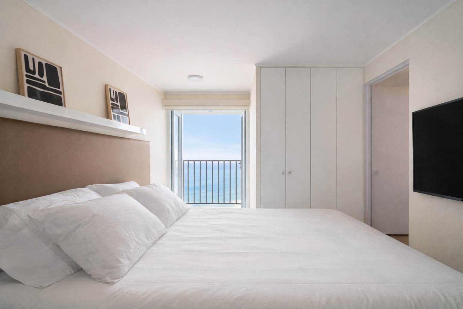 Ocean View 2br Stylish Apt • Pool, Gym & Parking - Pérou