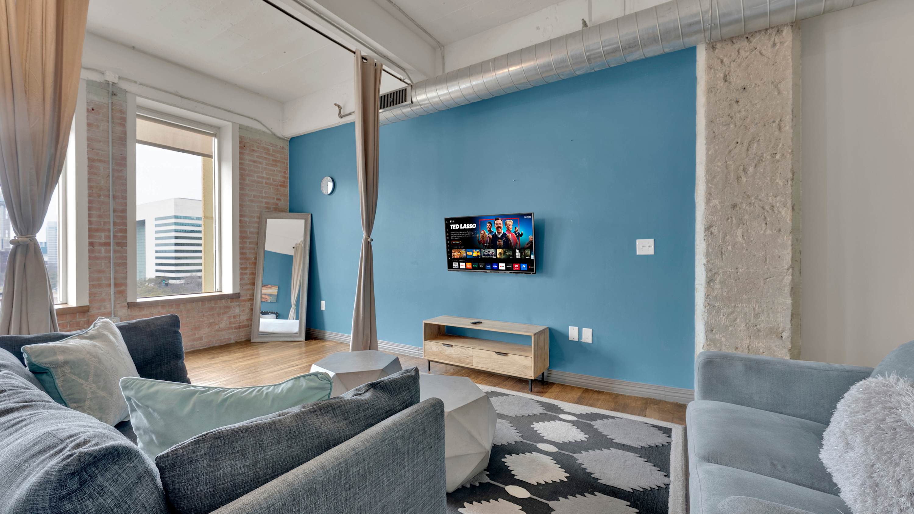 Downtown Loft • Free Breakfast + Valet • Sleeps 8 - Dallas