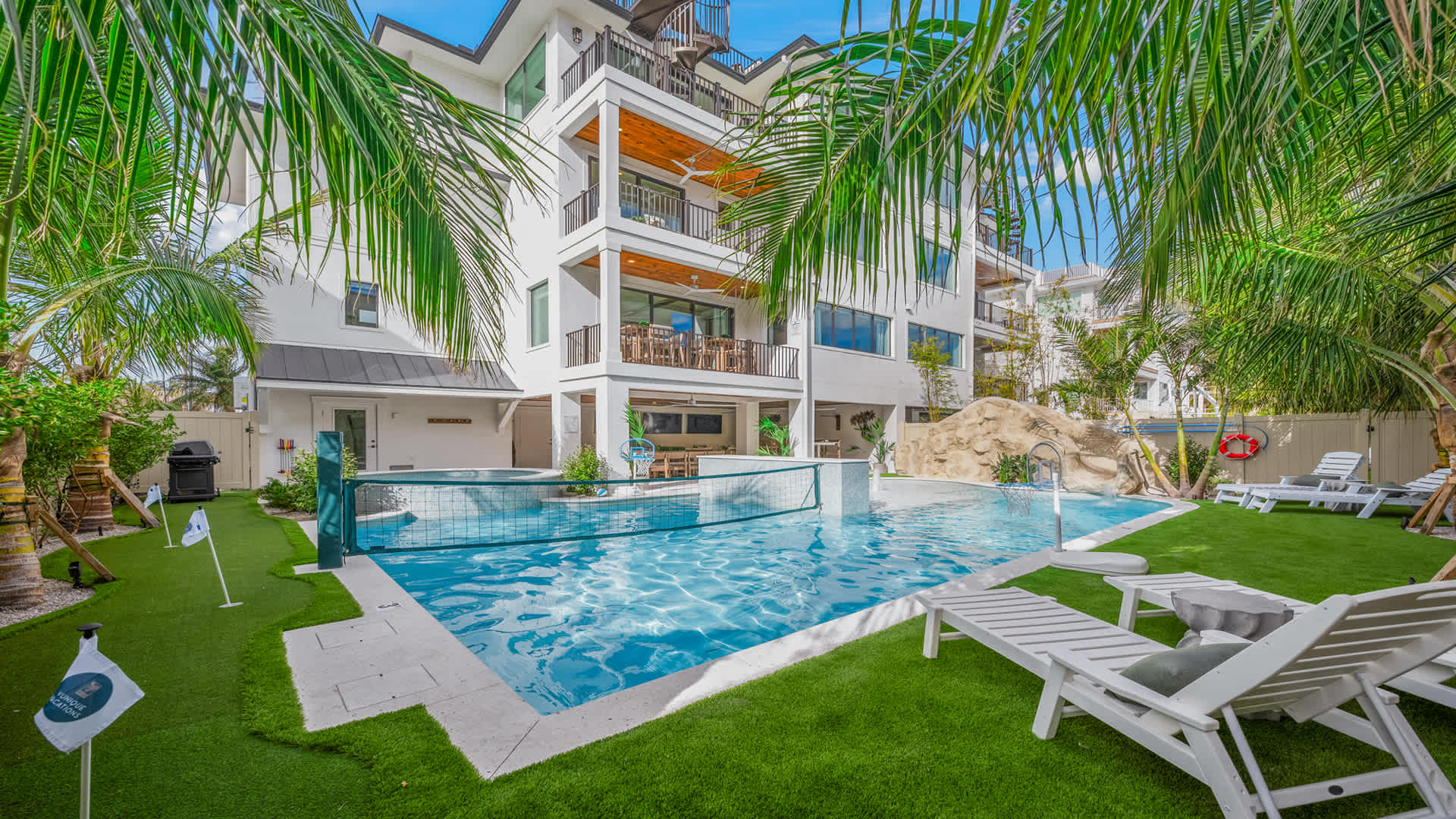 New - Private Beach Access - Pool Bar/volleyball - Siesta Key, FL
