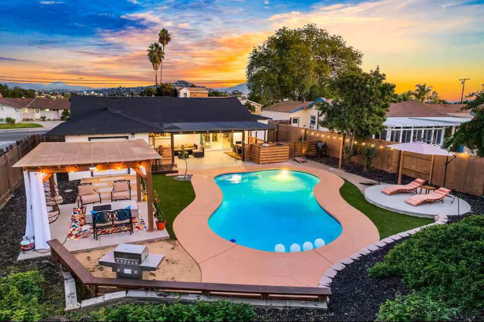 Designer Escape With Pool, Firepit, Game Room, Bbq - 샌디에고