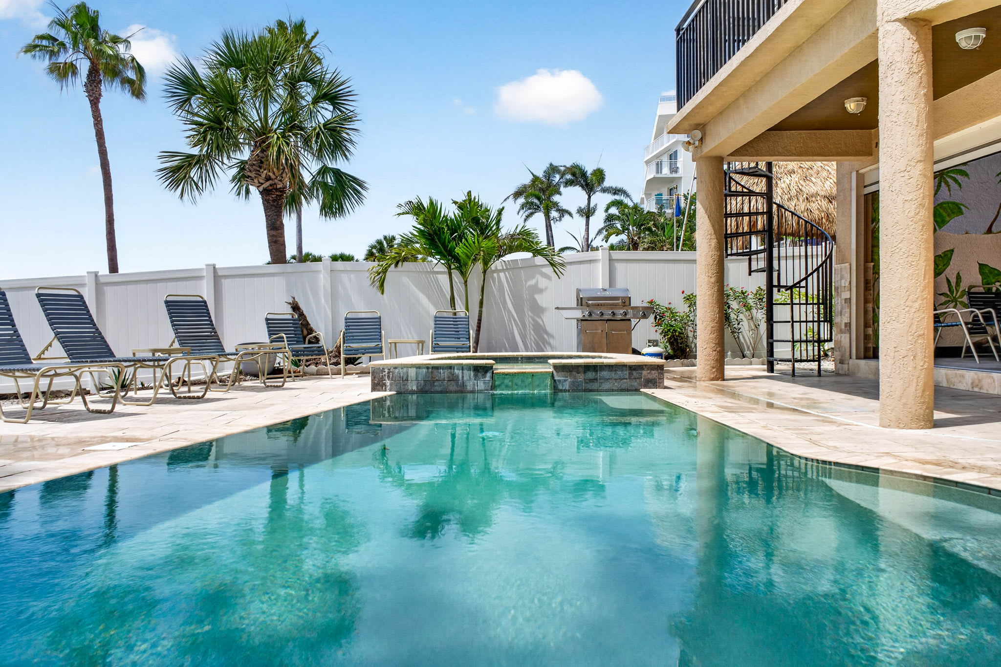 Treasure Island Villa, Beachfront, Private Pool! - Treasure Island, FL