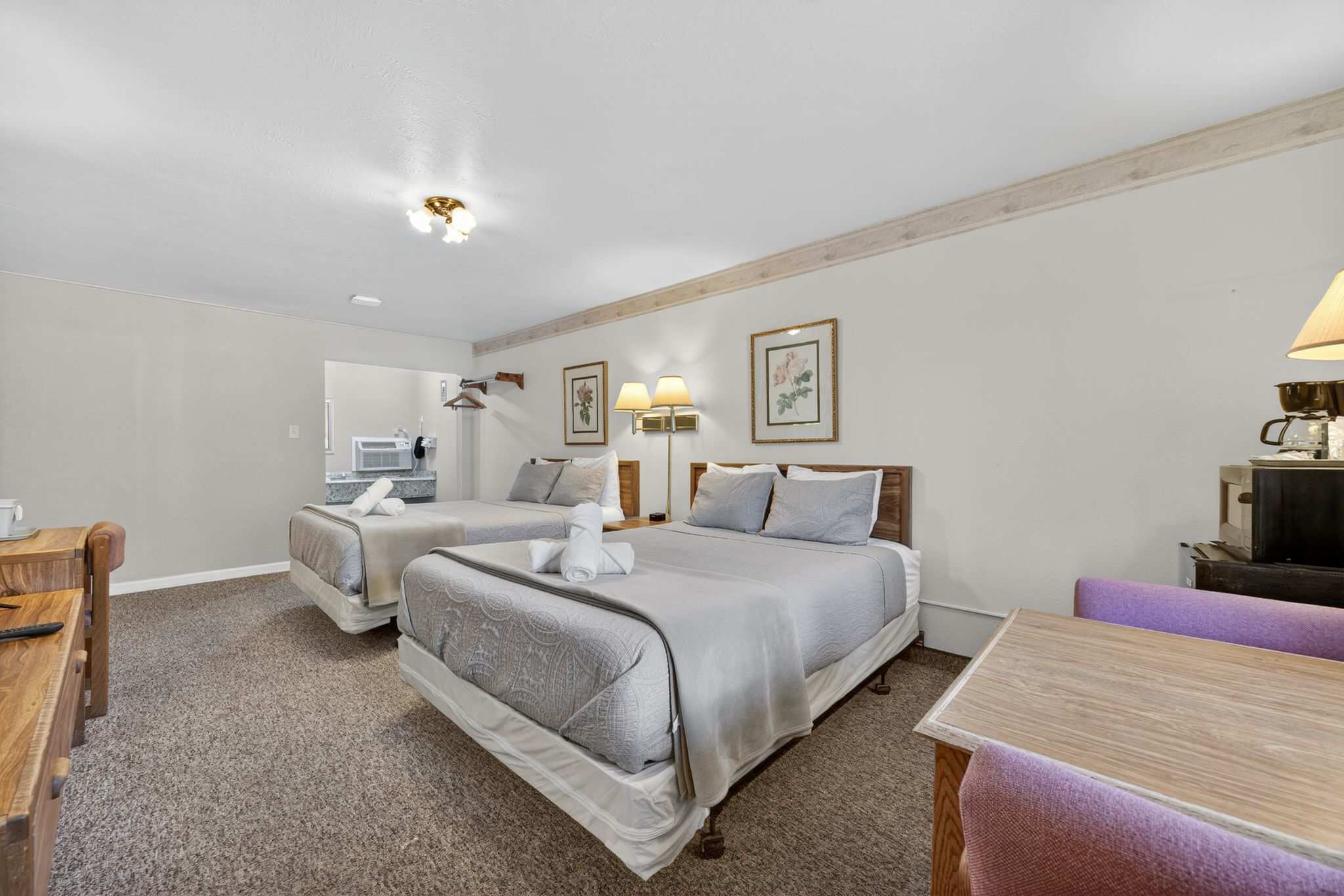 Eagle Motel Suite 112 - Manitou Springs, CO