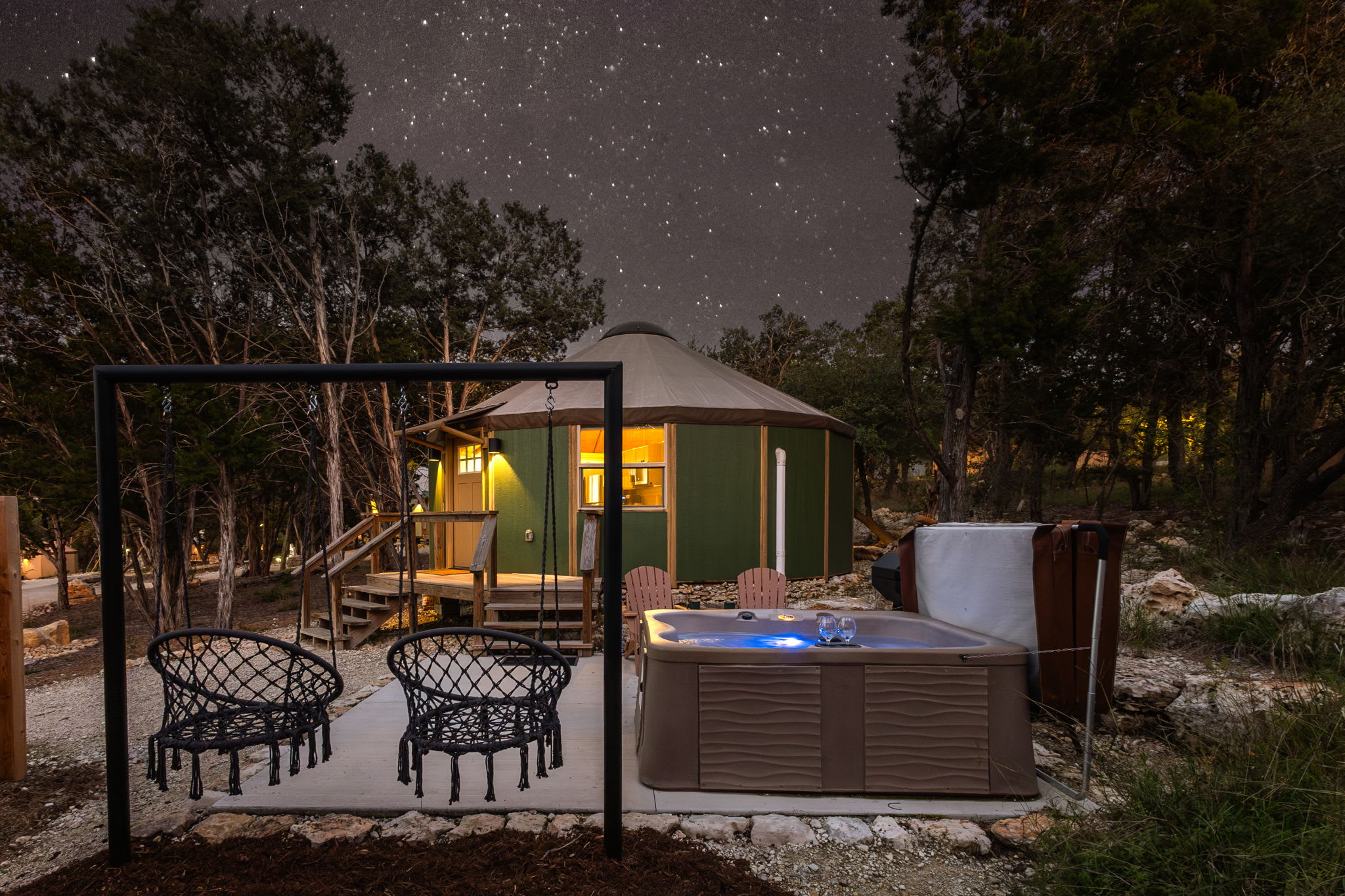 Hot Tub And Unique Yurt Experience - Charming Hill Country Retreat - Canyon Lake, TX