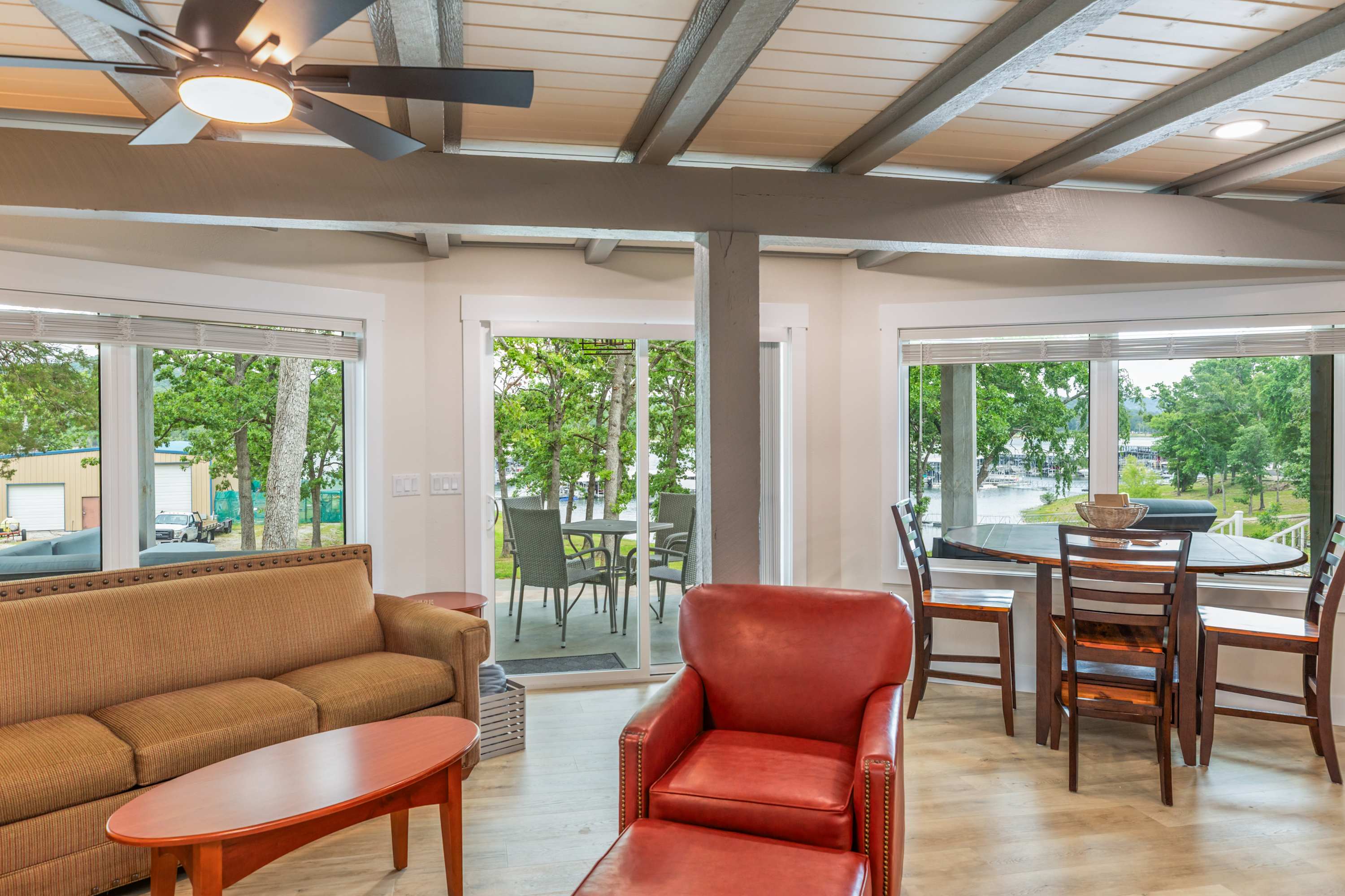 Lake Views, Pool Days & Endless Relaxation - Branson Premier