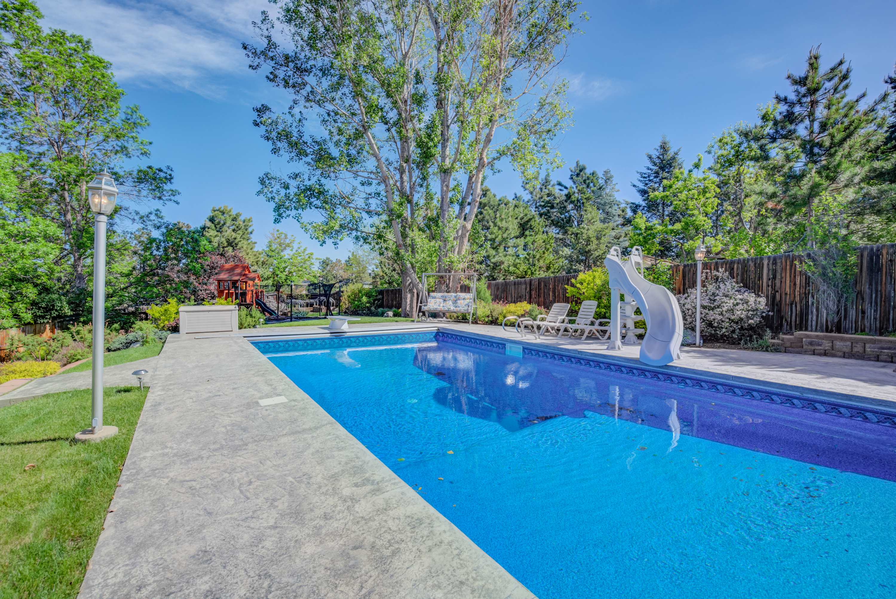 Deep Blue! Gameroom, Playground & Seasonal Pool - Colorado
