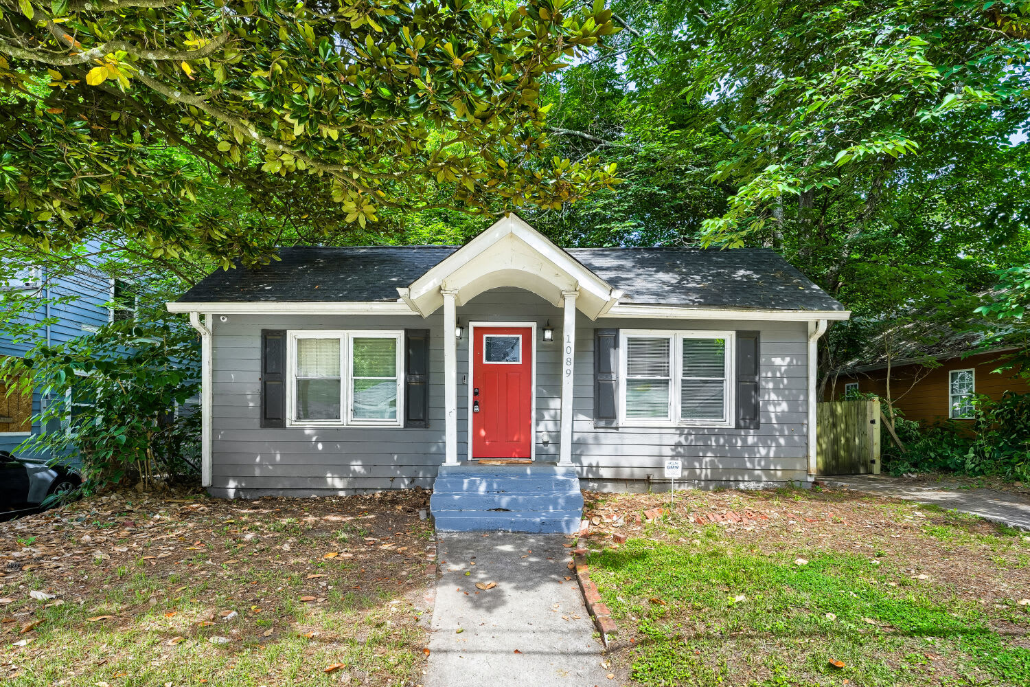 Spacious Backyard And Ideal Location - Charming Atlanta Escape - Atlanta, GA