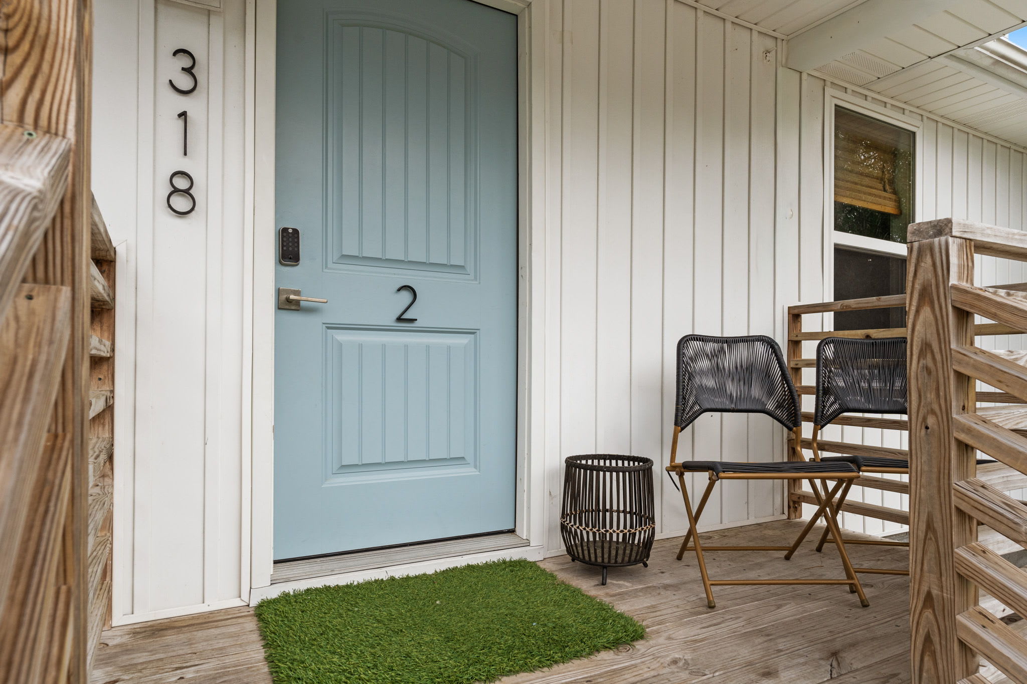 Coastal Living And Fenced Yard - Charming Beach Retreat - Carolina Beach, NC