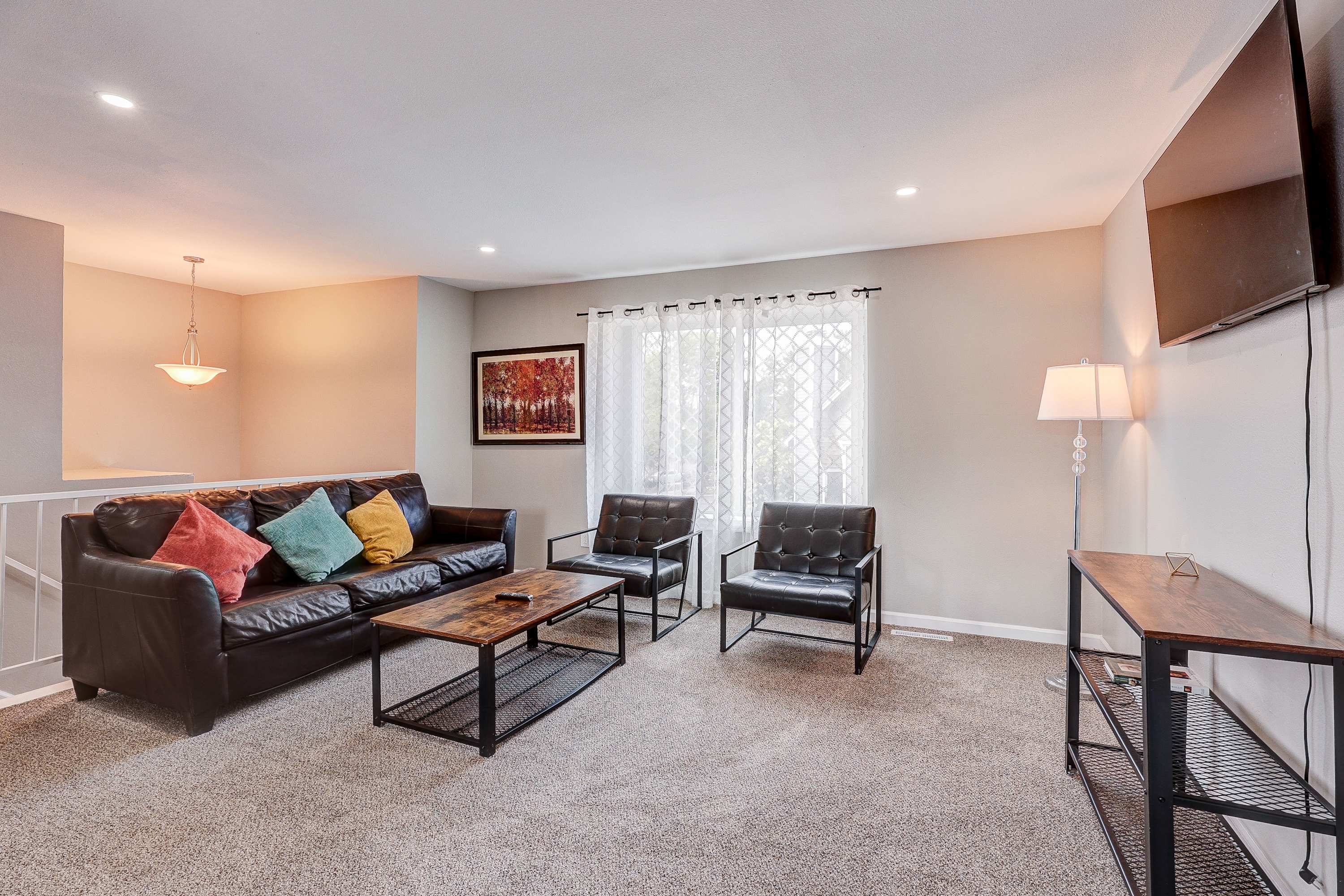 Charming Upper Unit With Private Balcony - Inviting Family Retreat - Denver, CO