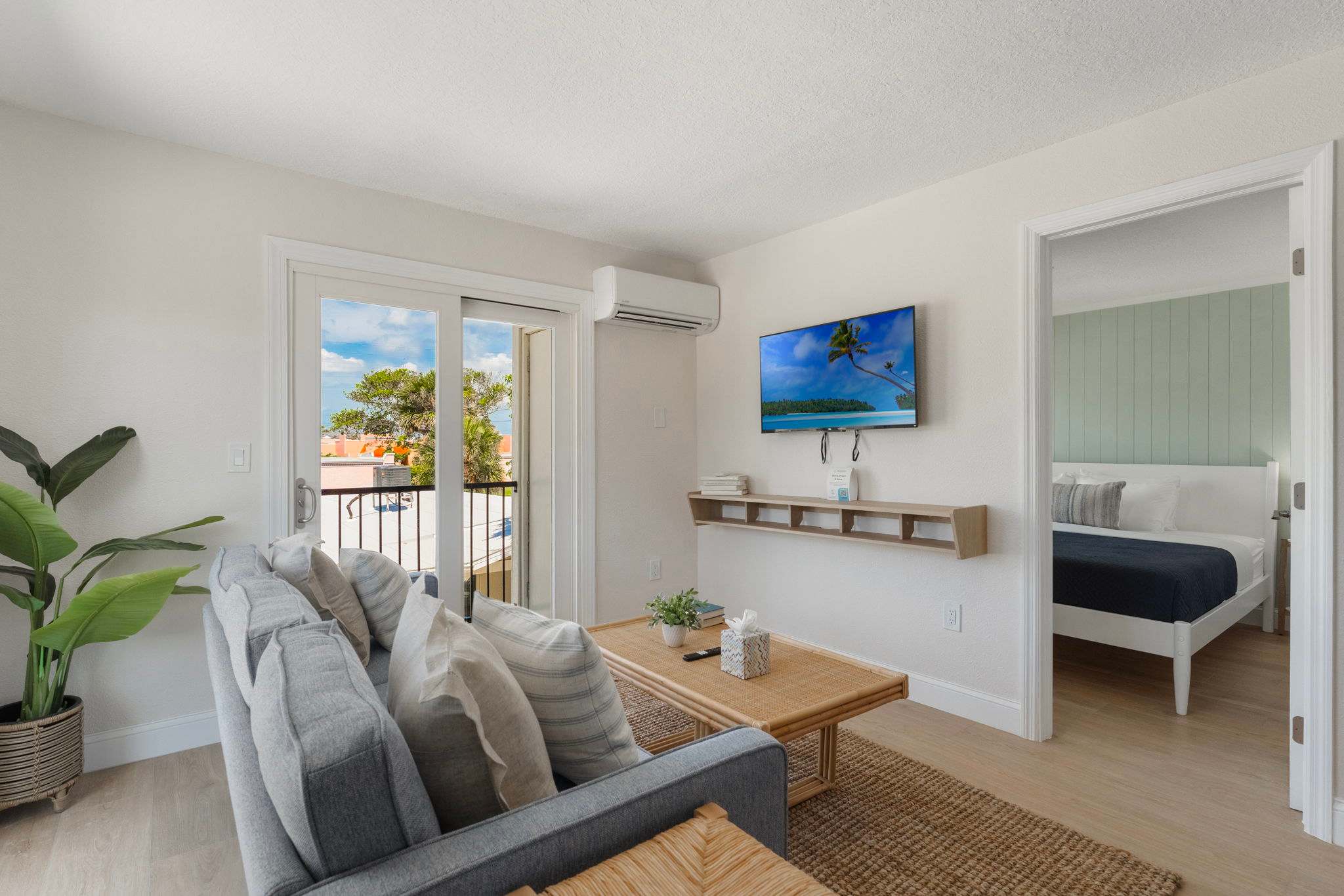 Coquina Cottage Stay - Cocoa Beach
