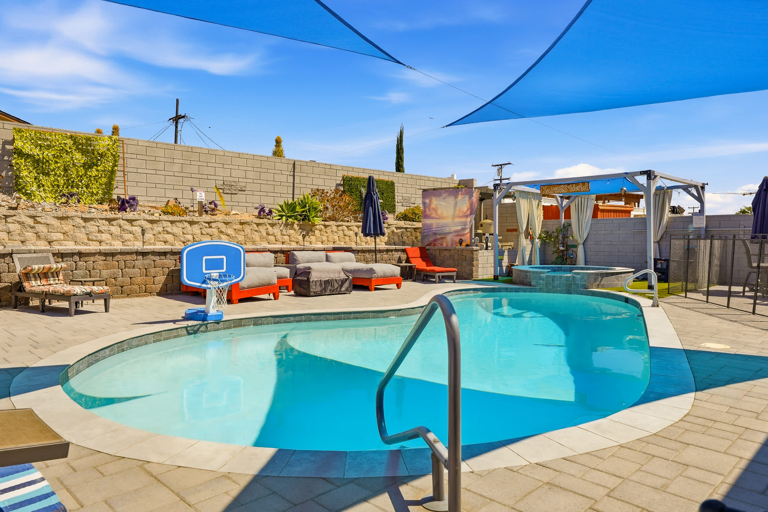 3br Family Retreat Wpool, Firepit & Billiards! - San Diego, CA
