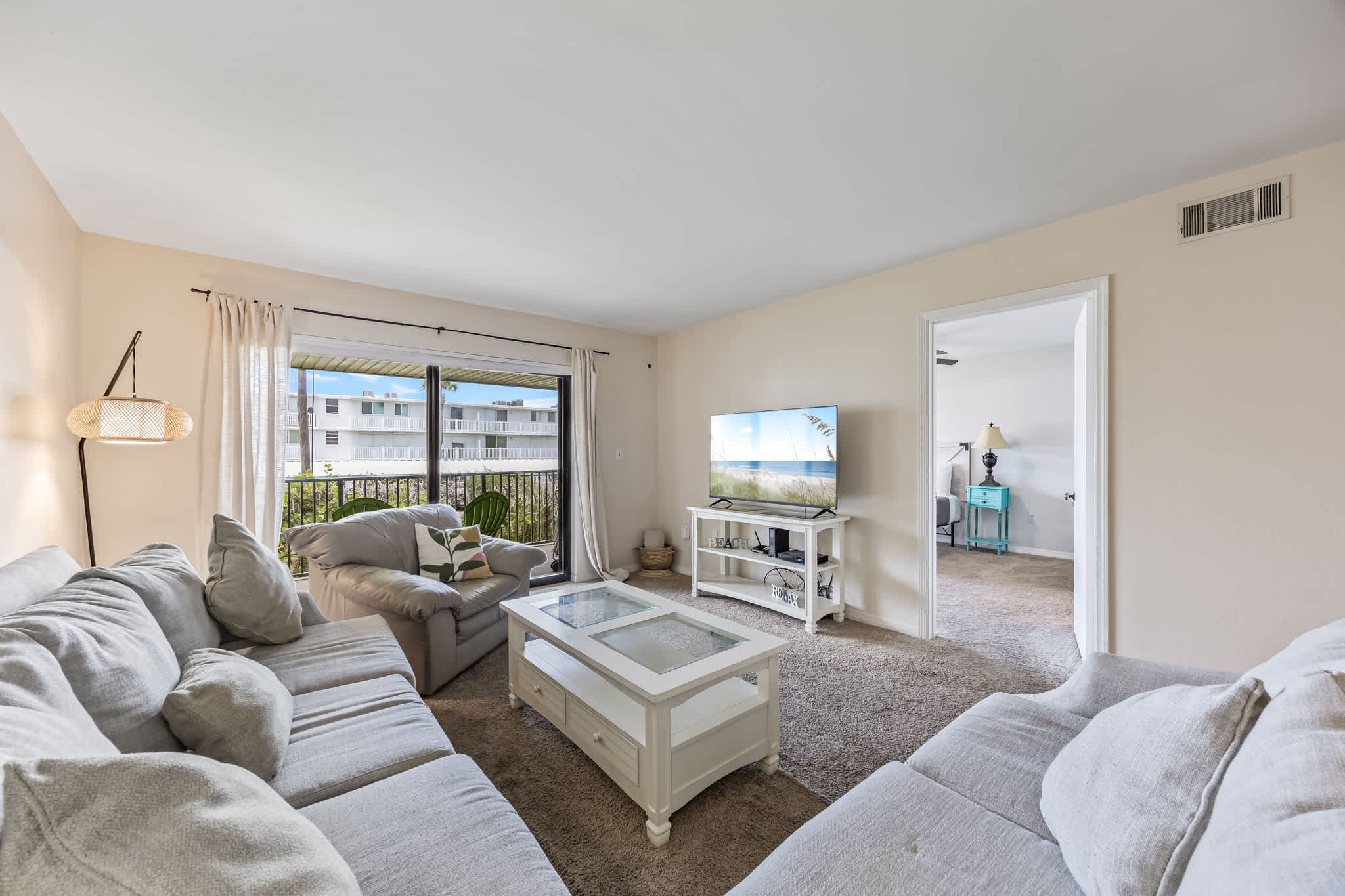 Breezy Cocoa Beach 2br Condo | 4-min Walk To Beach - Cocoa Beach, FL