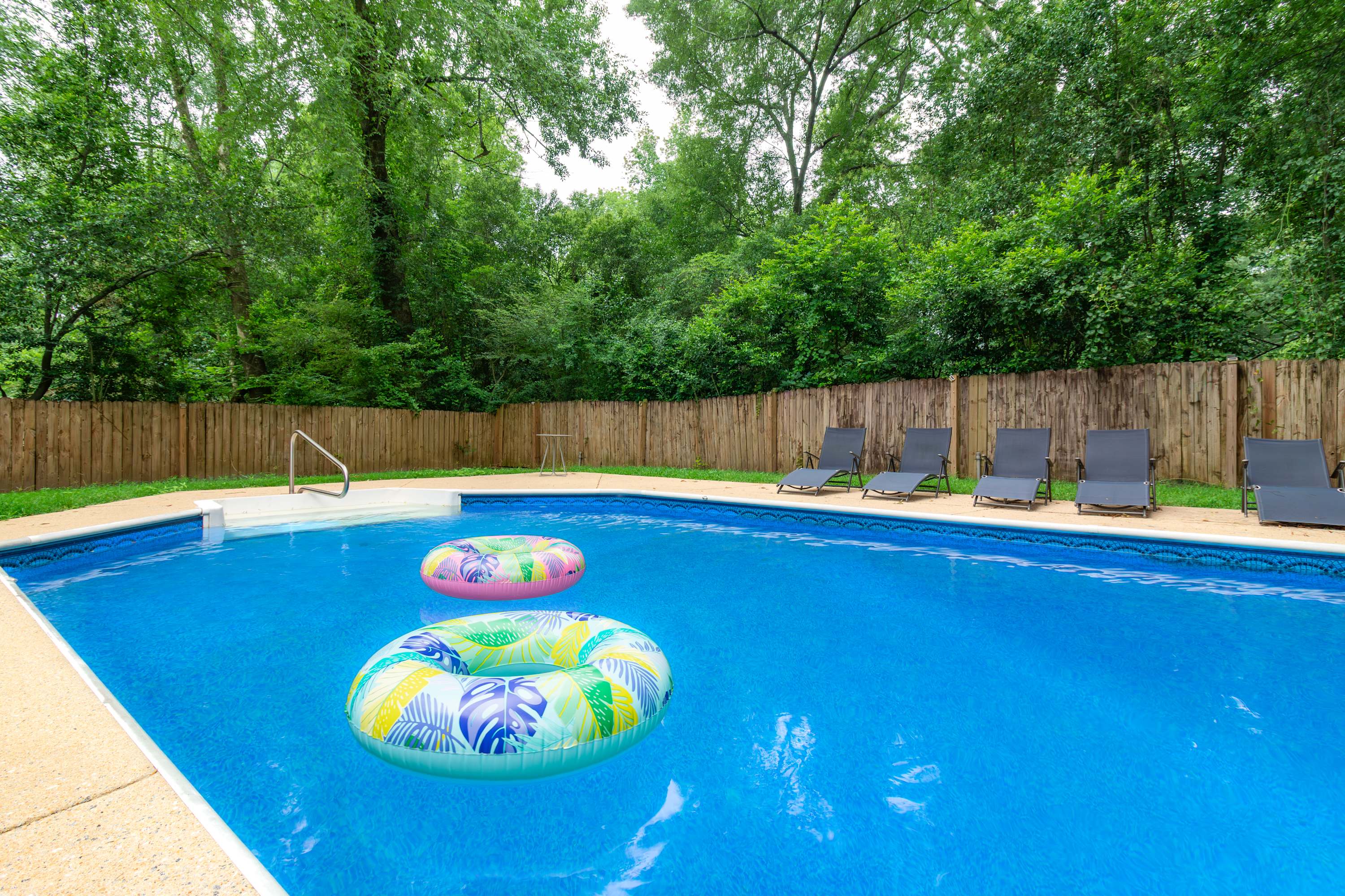 Pool, Fenced Yard, & Patio! Ventura Vista Retreat - Columbus, GA