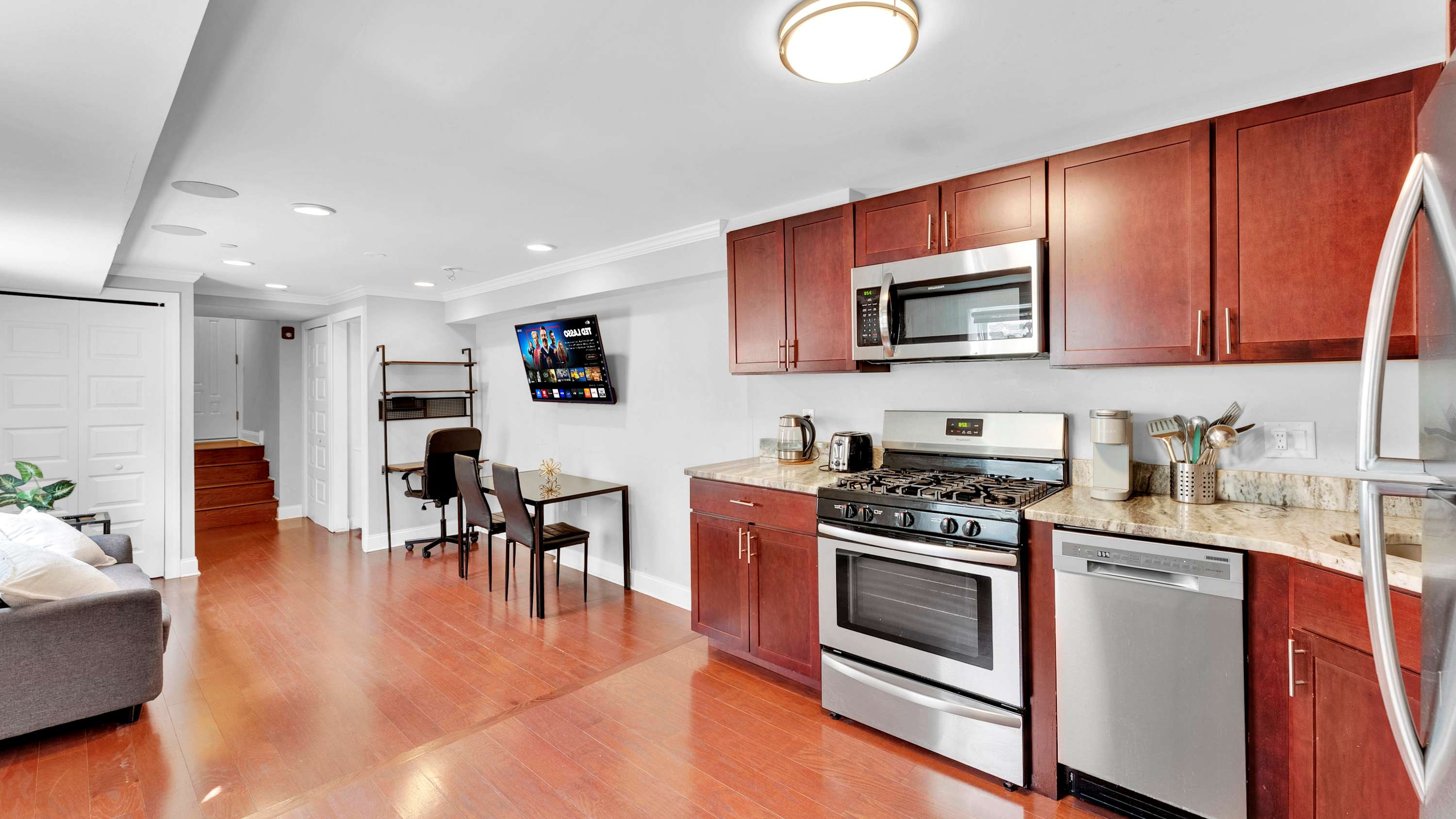 Charming Apartment With Modern Kitchen And Cozy Living Space - Inviting Oasis - Philadelphie, PA