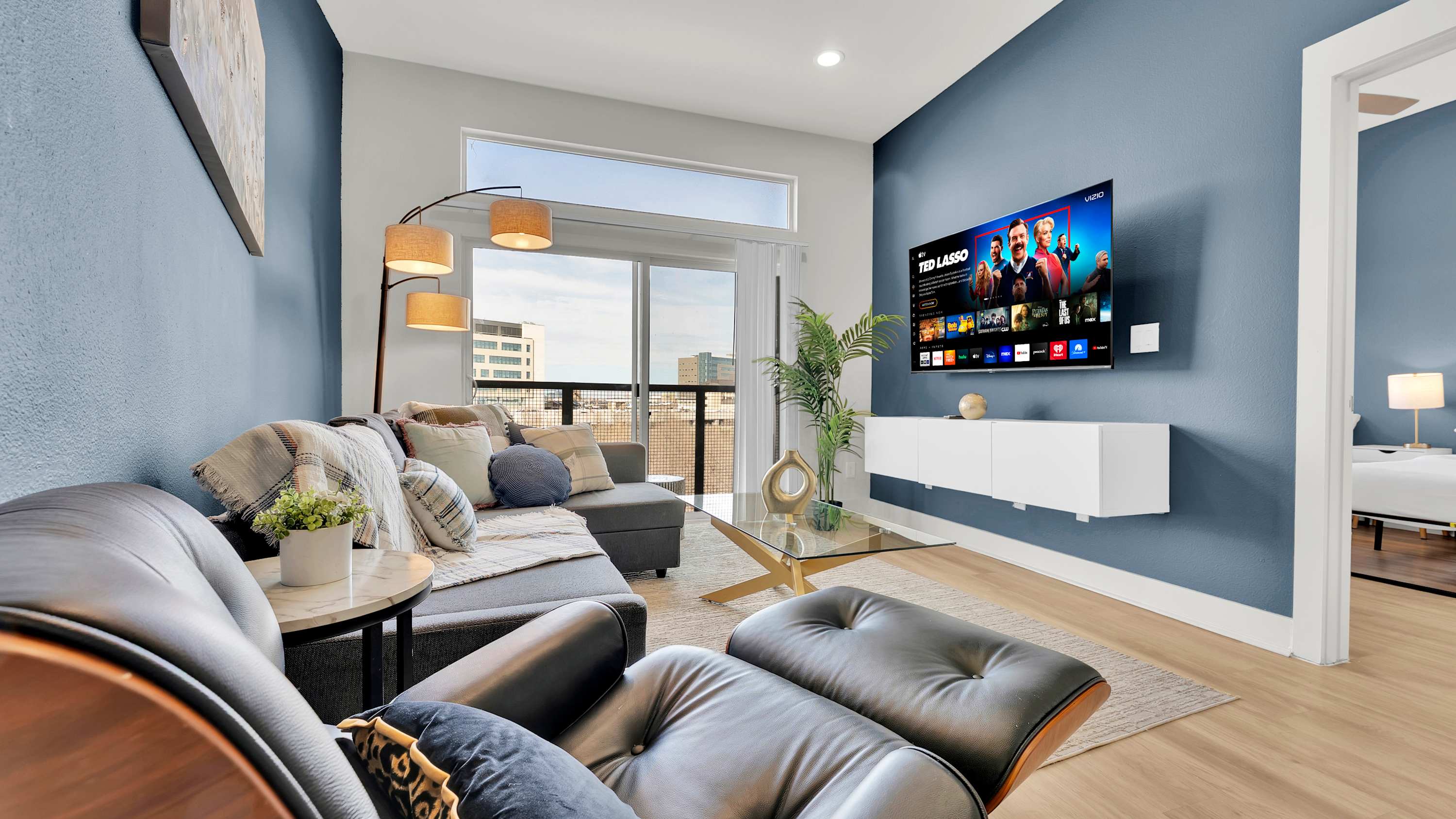 Upscale 2bd Deep Ellum | Parking | Pool | Gym Pass - Dallas, TX