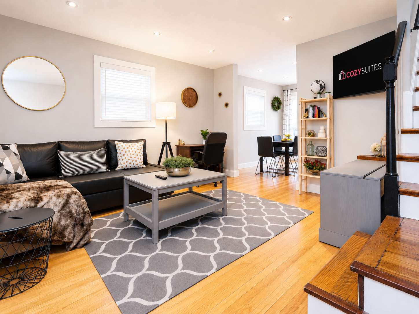 Spacious Living Area And Cozy Backyard - Inviting Family Retreat - Alexandria, VA