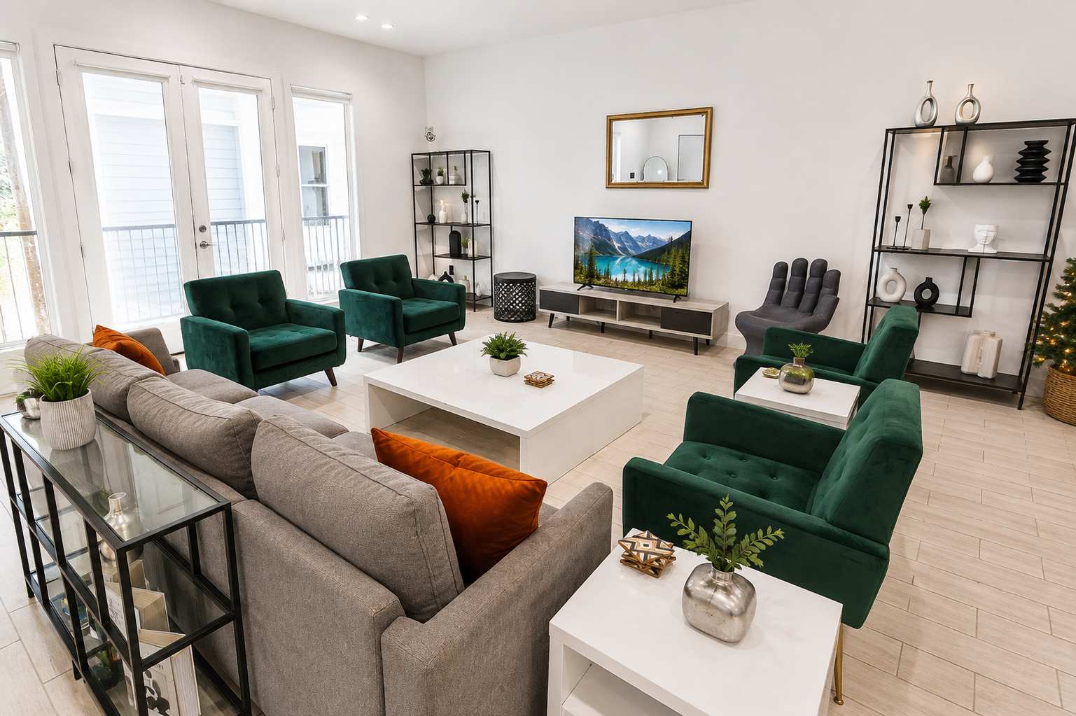 Montrose Rooftop Townhome | 3 Suites, Sleeps 8 - Houston, TX