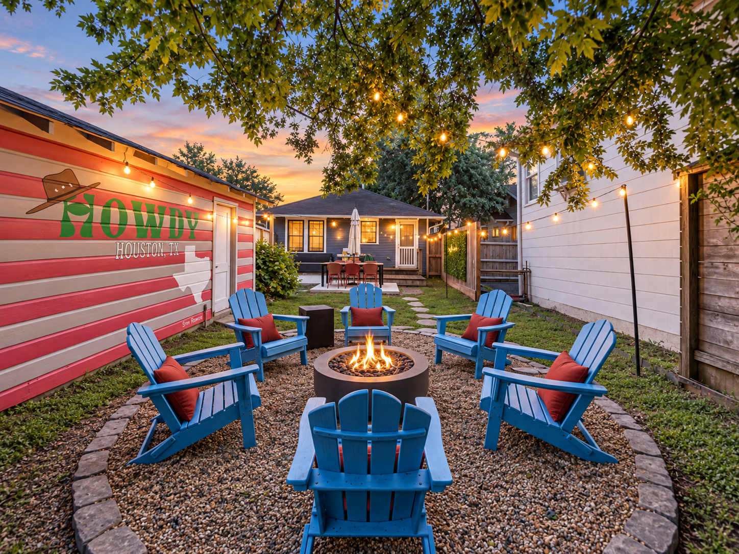 Honky Tonk Heights | 2 Kings, Fire Pit, Ev Charger, Driveway - Houston