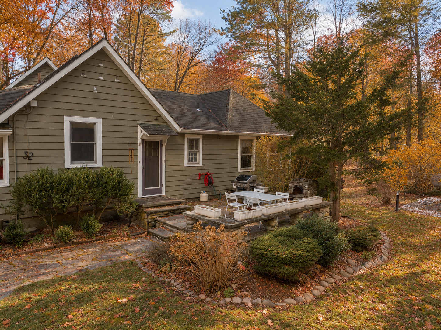 Phoenicia Farmhouse - Heated Pool With Mountain View Oasis - Phoenicia, NY