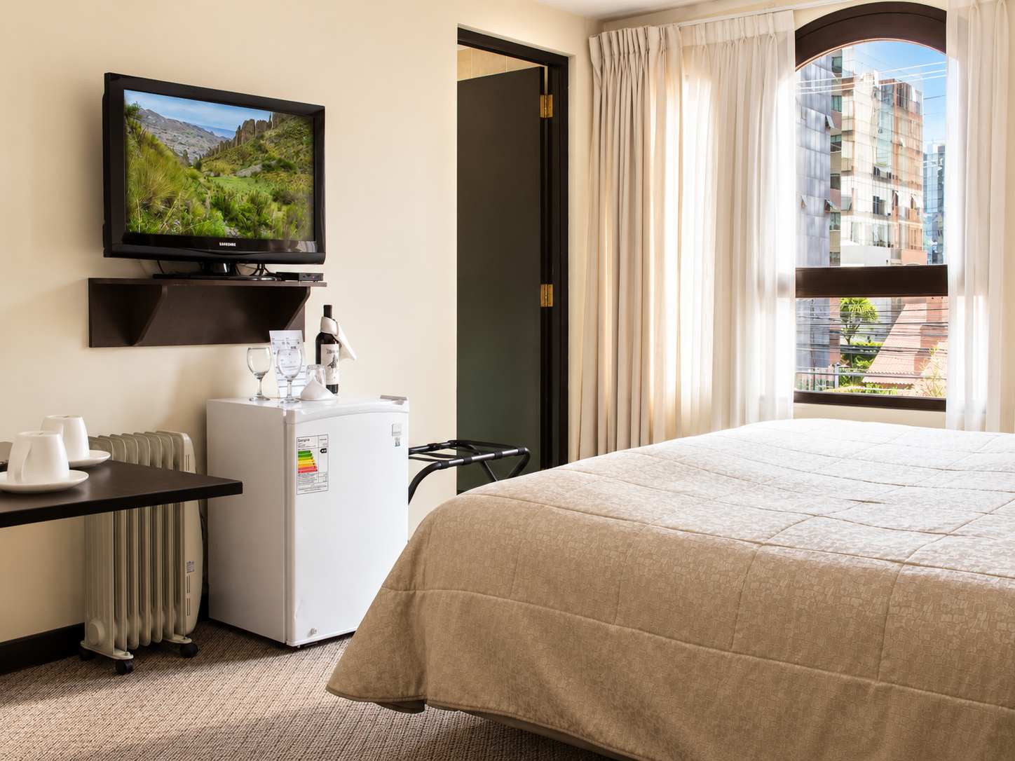 Calacoto Jacuzzi Suite In Prestigious Zona Sur - Bolivia