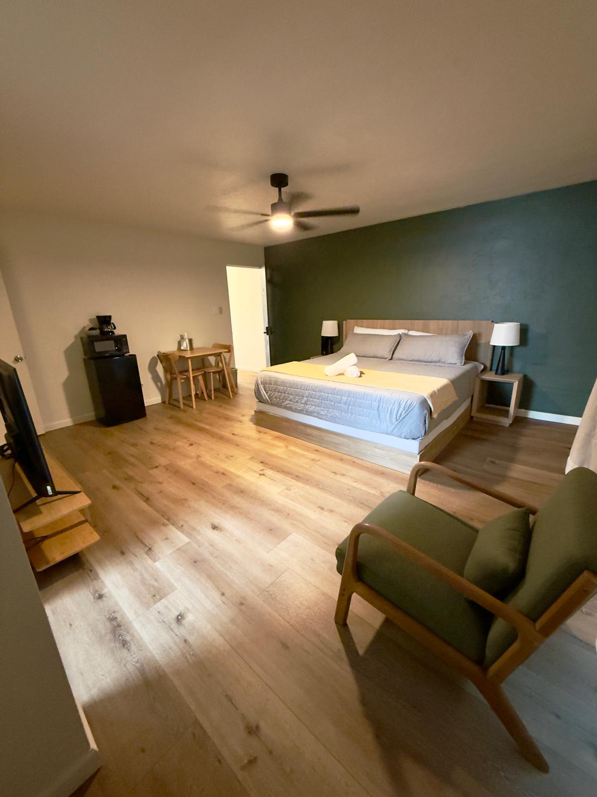 Eagle Motel Suite 122 - Colorado Springs, CO