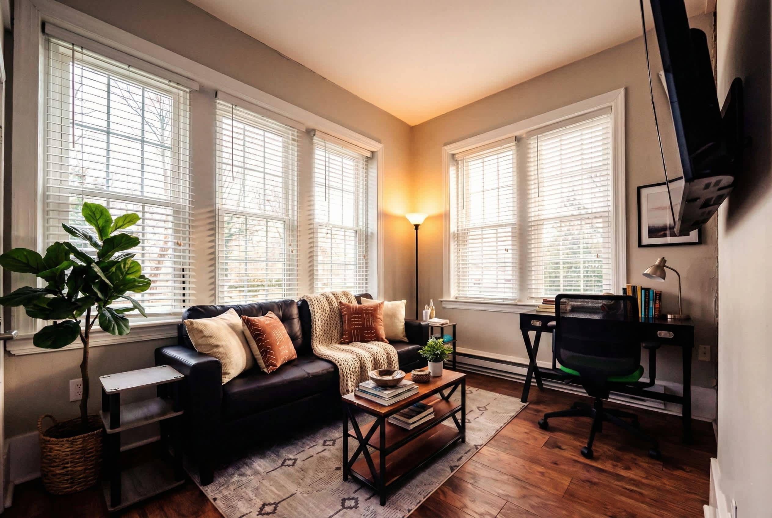 Historic Apt • King Bed • Private Entrance • Wifi - Wilmington, DE