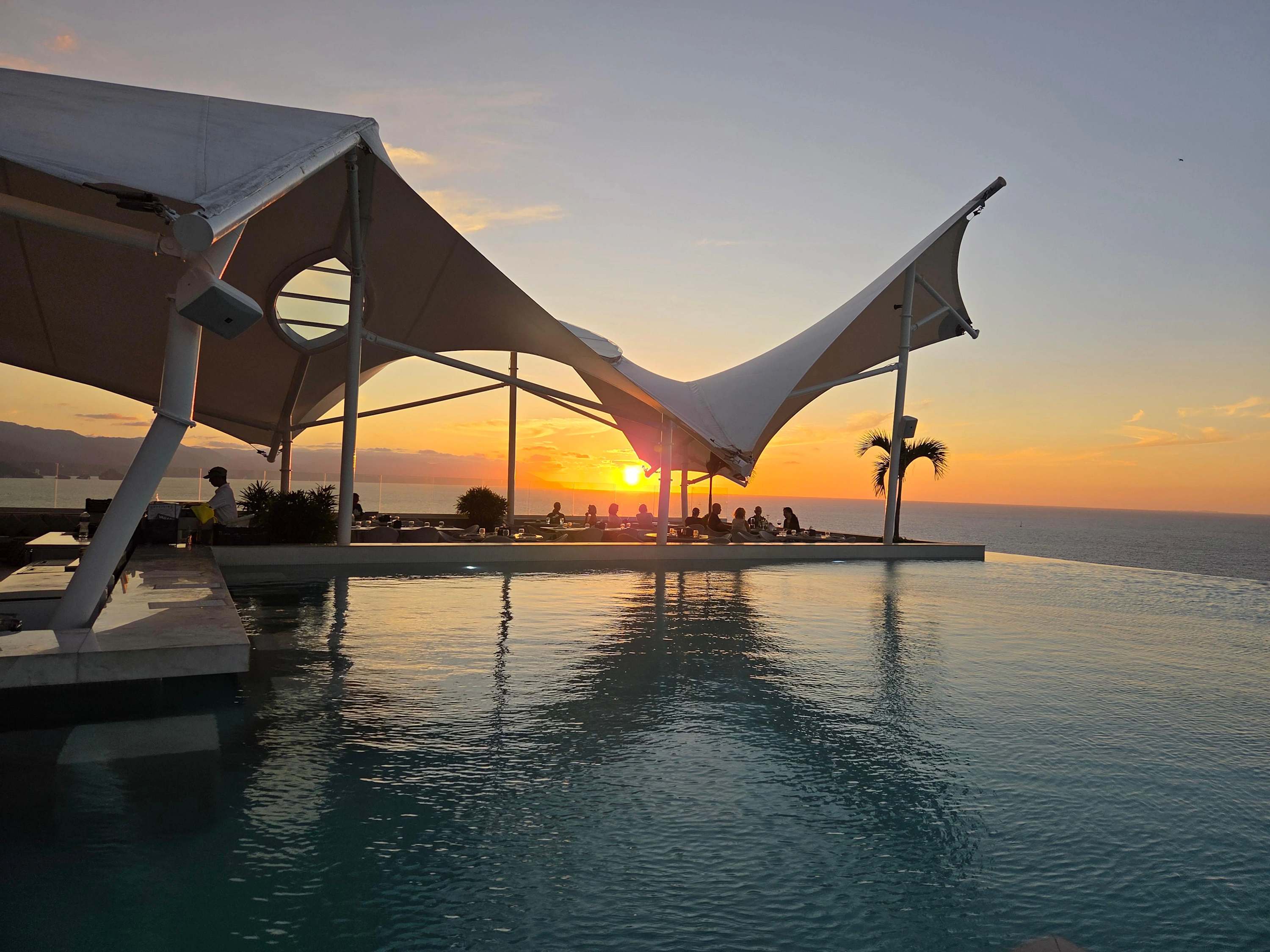Brand New Oceanfront 3br Condo - Resort Amenities! - Conchas Chinas